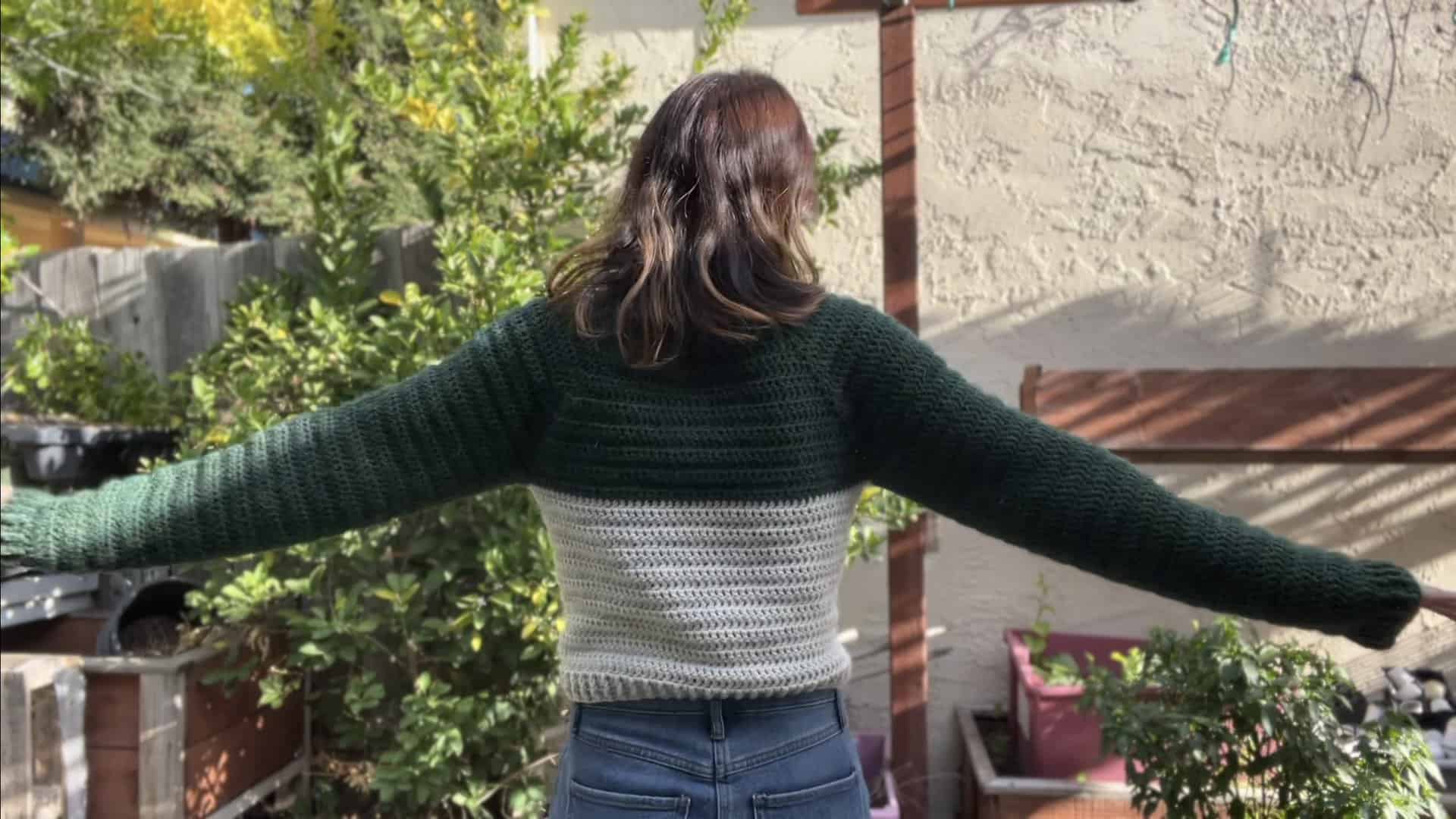 Two-Tone Crochet Raglan Sweater | Free Pattern & Tutorial | Free ...