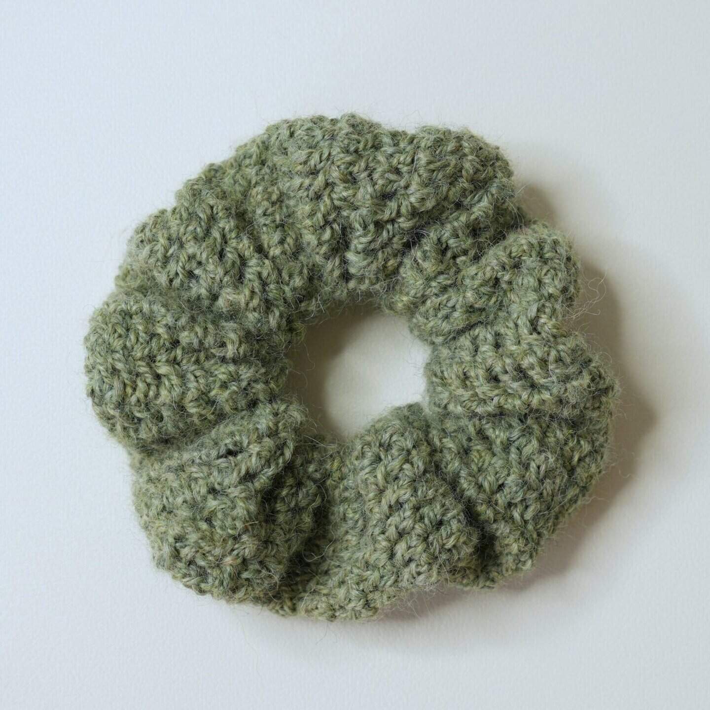 Easy Crochet Scrunchie | Free Pattern & Video Tutorial