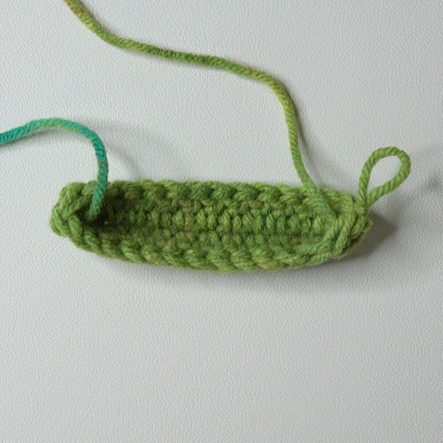 Basic Crochet Drawstring Pouch | Free Pattern & Video Tutorial