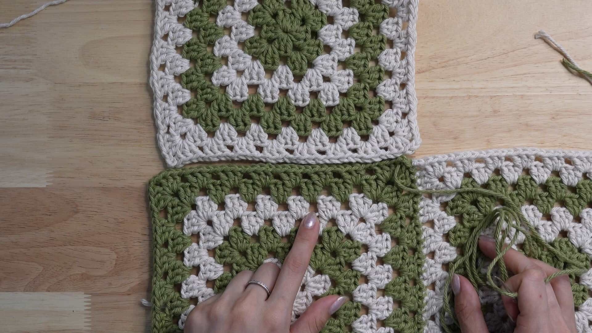 Granny Square Bag | Free Pattern & Video Tutorial