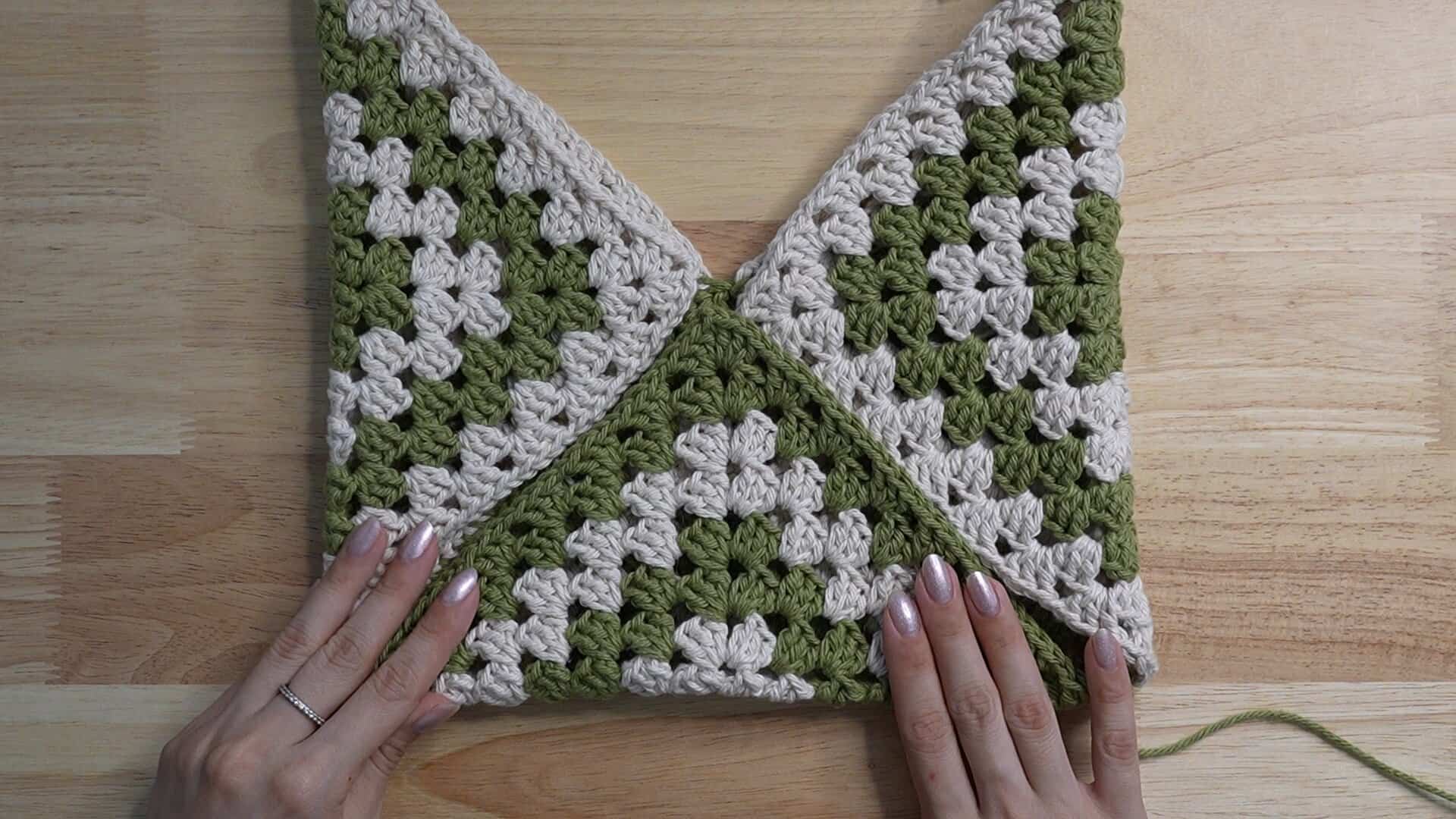 Granny Square Bag | Free Pattern & Video Tutorial